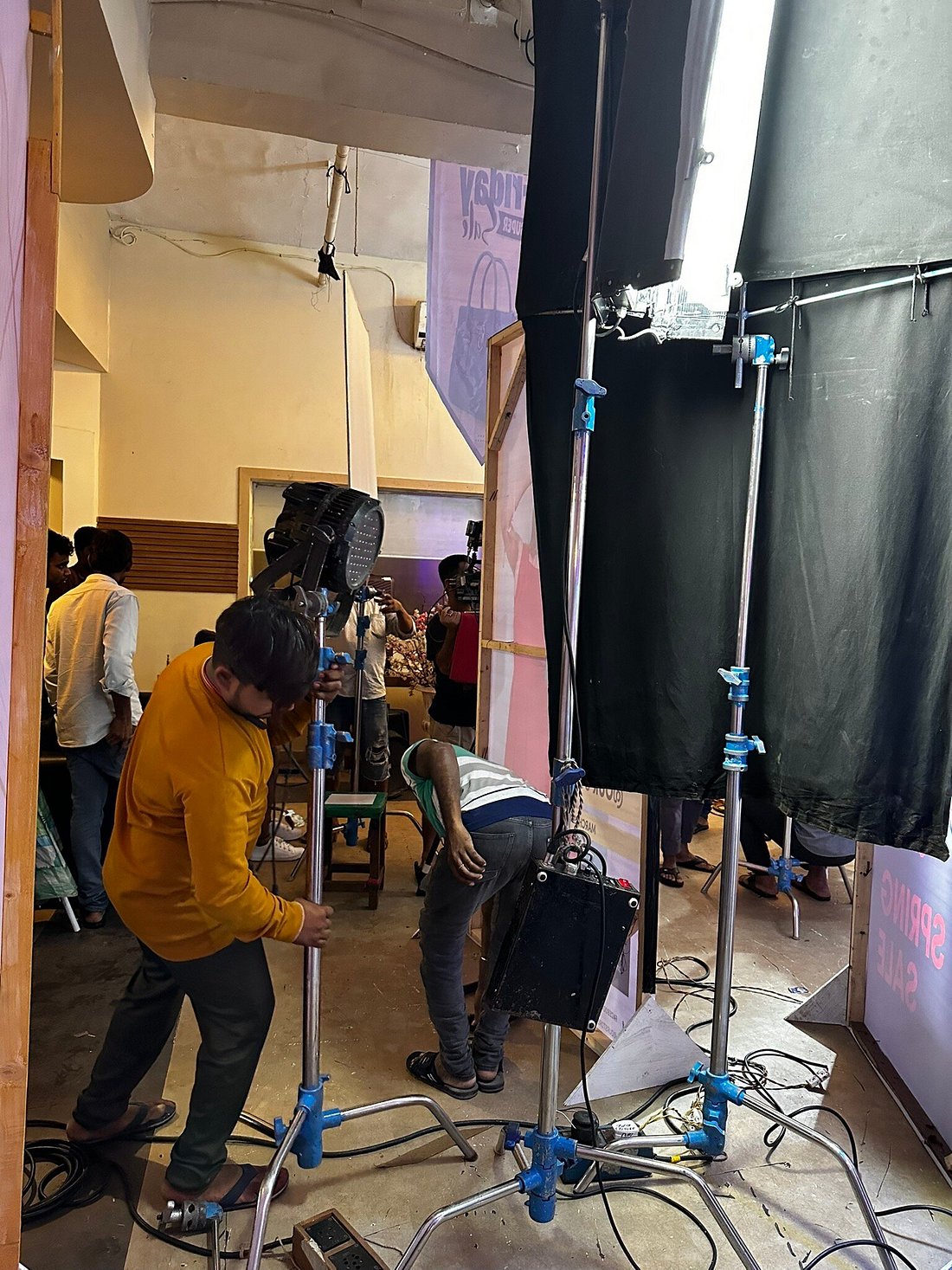 Group Tour Bollywood Studio | AT Best Price 40%Off